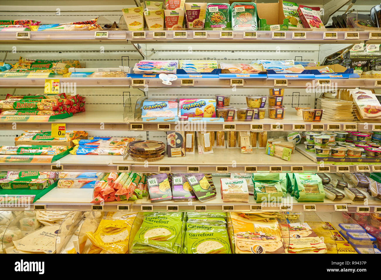 Carrefour store shelves hi-res stock photography and images - Alamy