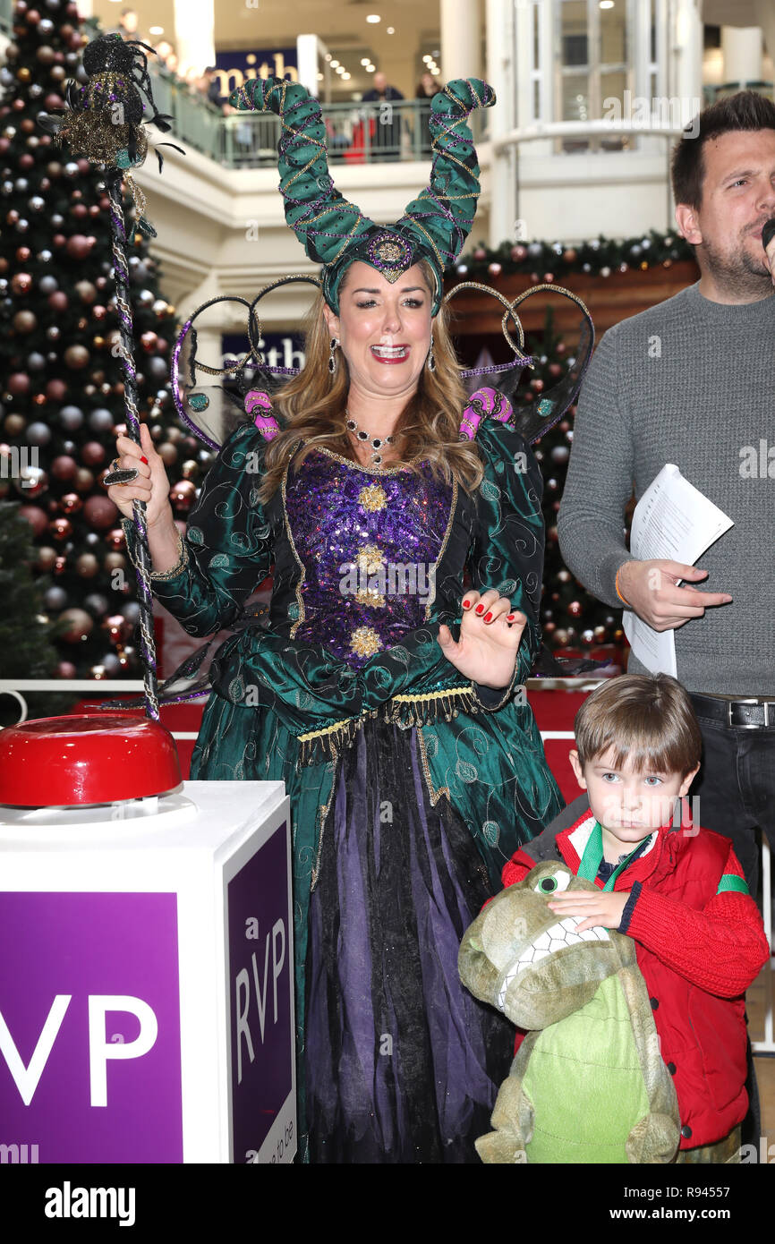 Claire Sweeney turns on the Christmas lights at the Royal Victoria ...