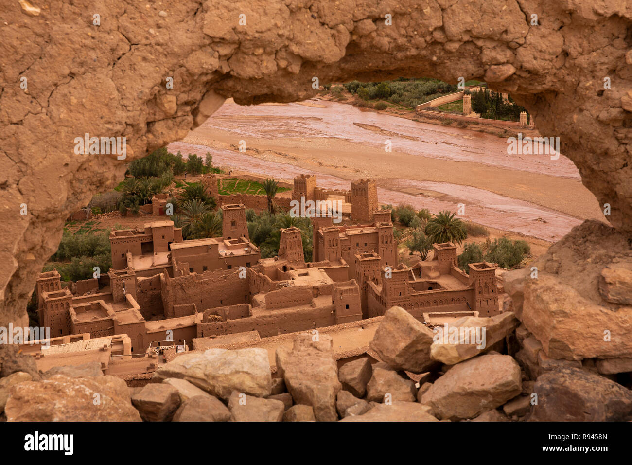 Crumbling mud wall hi-res stock photography and images - Alamy Crumbling mud wall hi-res stock photography and images - Alamy