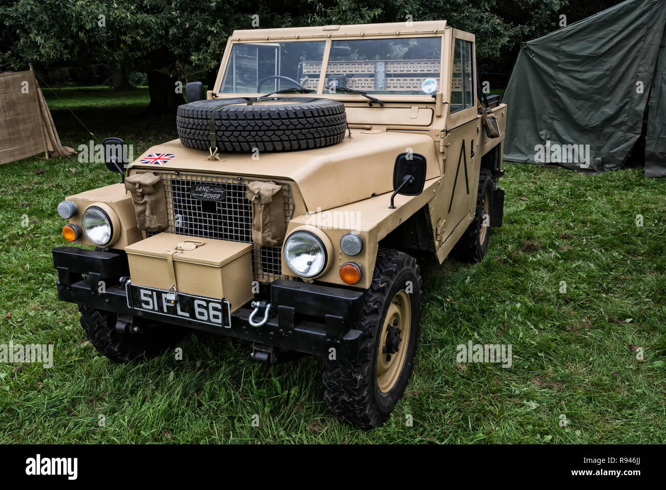 British army land rover hi-res stock photography and images - Alamy