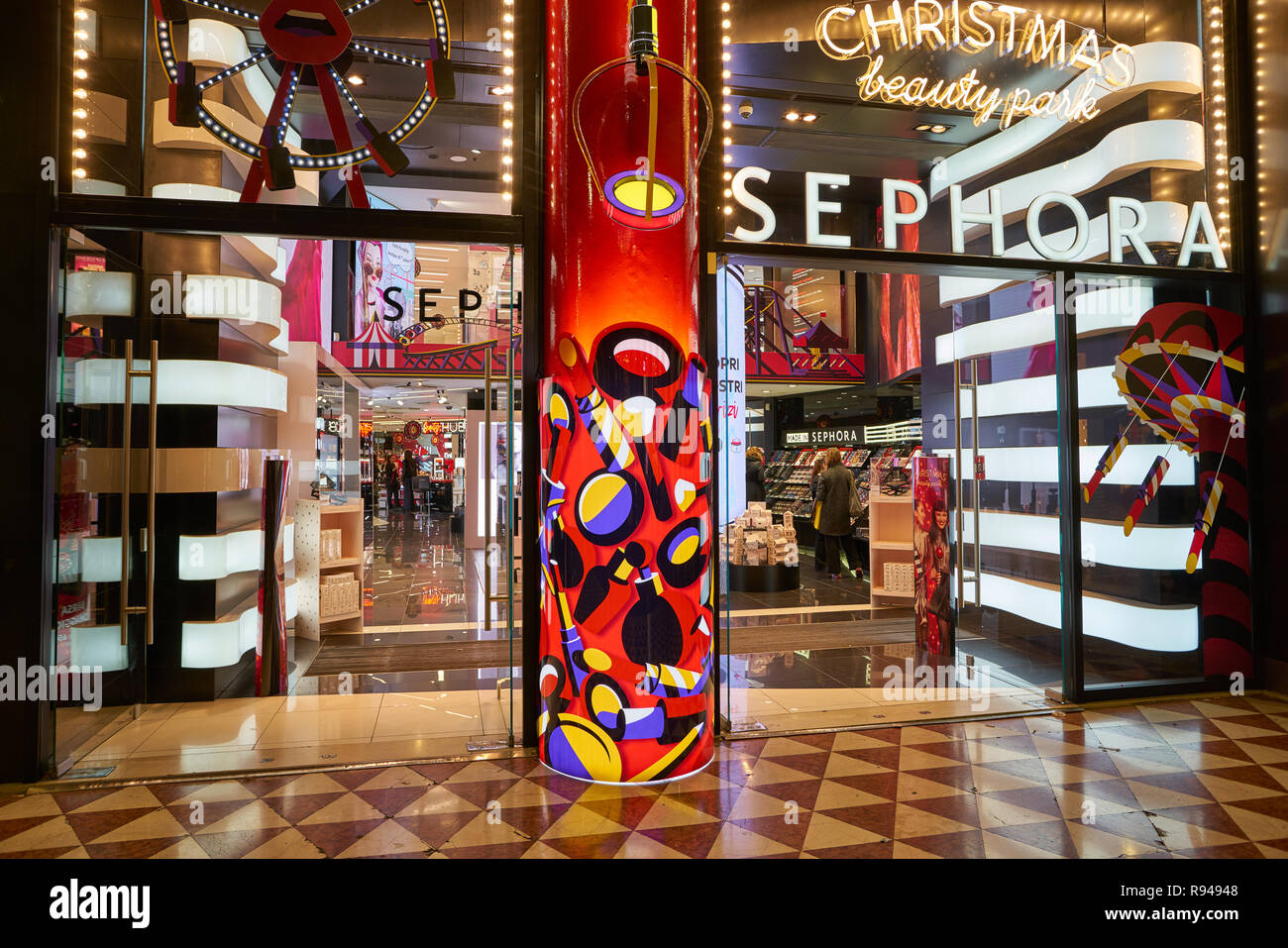Sephora store milan hi-res stock photography and images - Alamy