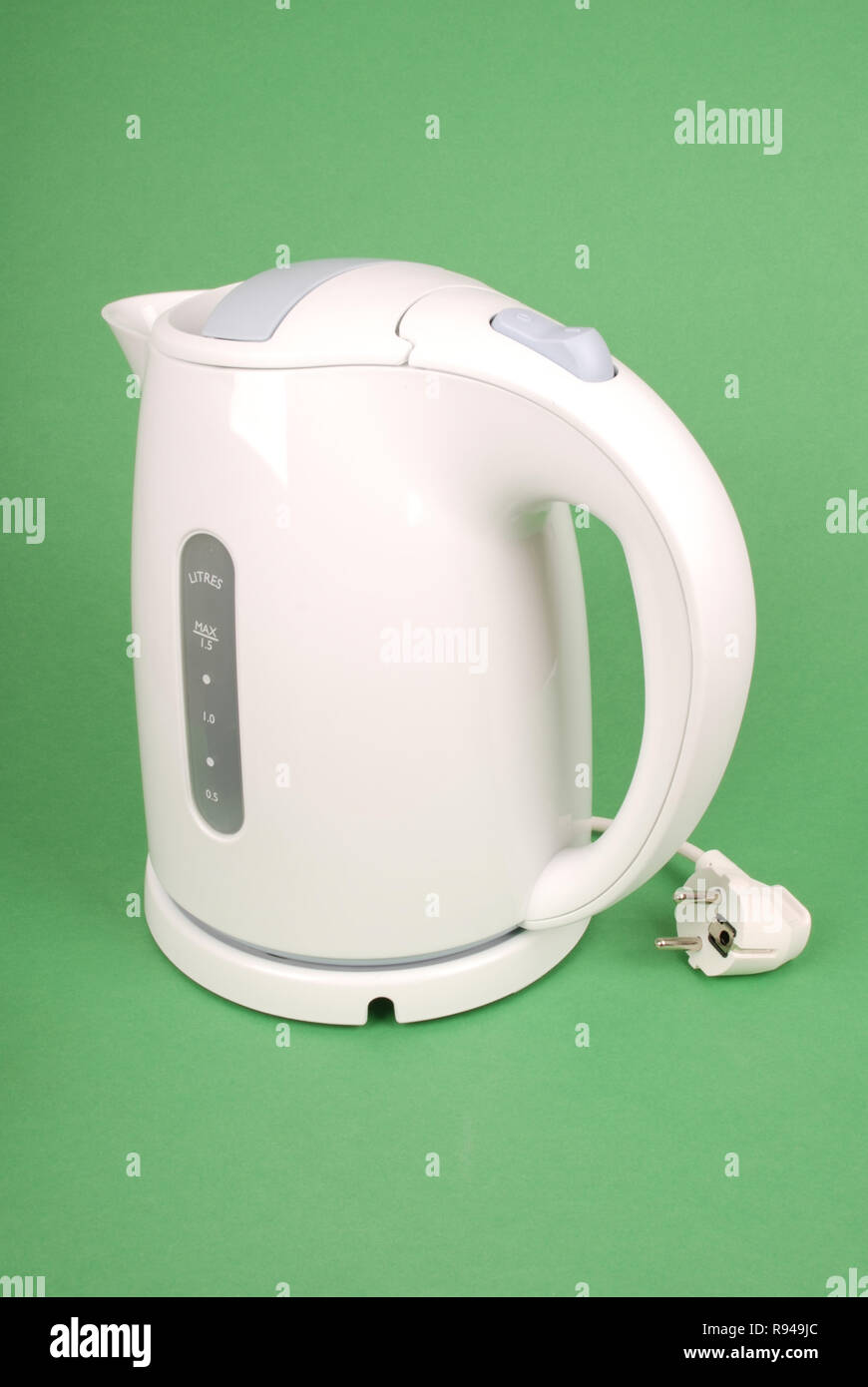 Kitchen green kettle hi-res stock photography and images - Alamy