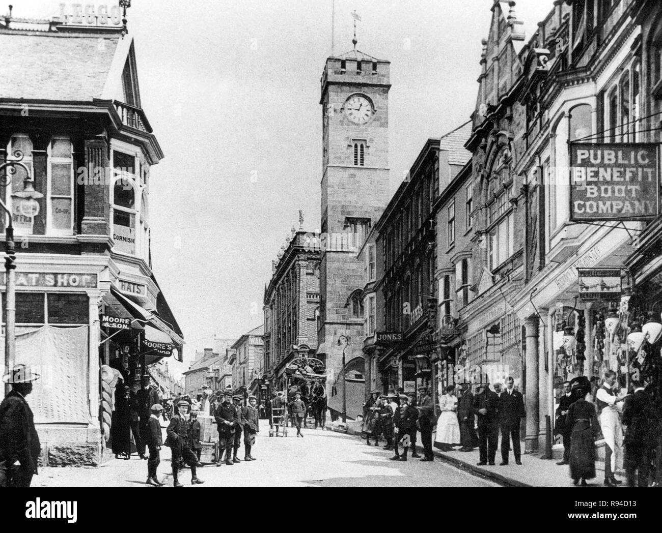 Fore street redruth hi-res stock photography and images - Alamy