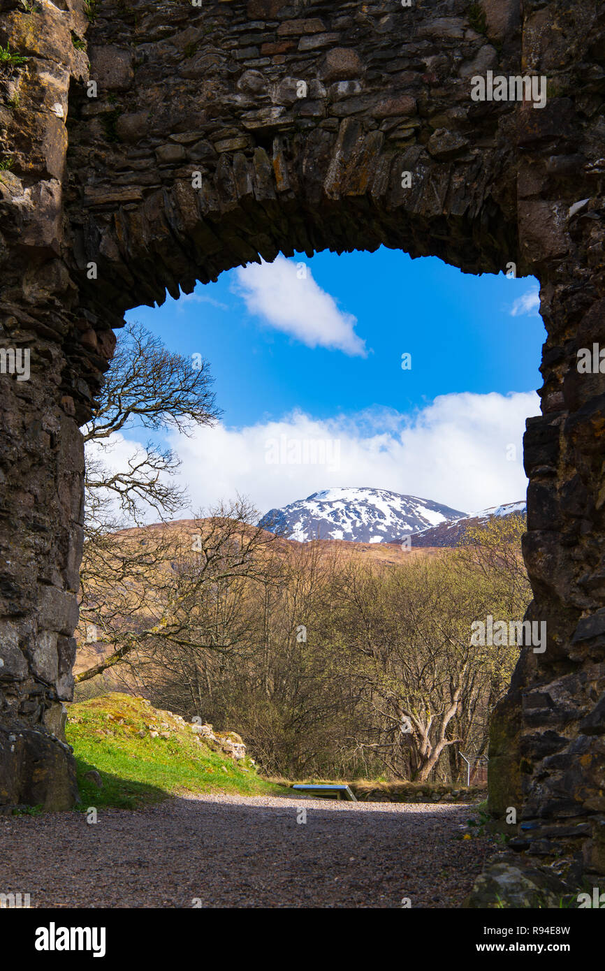 View of Ben Nevis from Old Inverlochy Castle, Fort William, Scotland ...