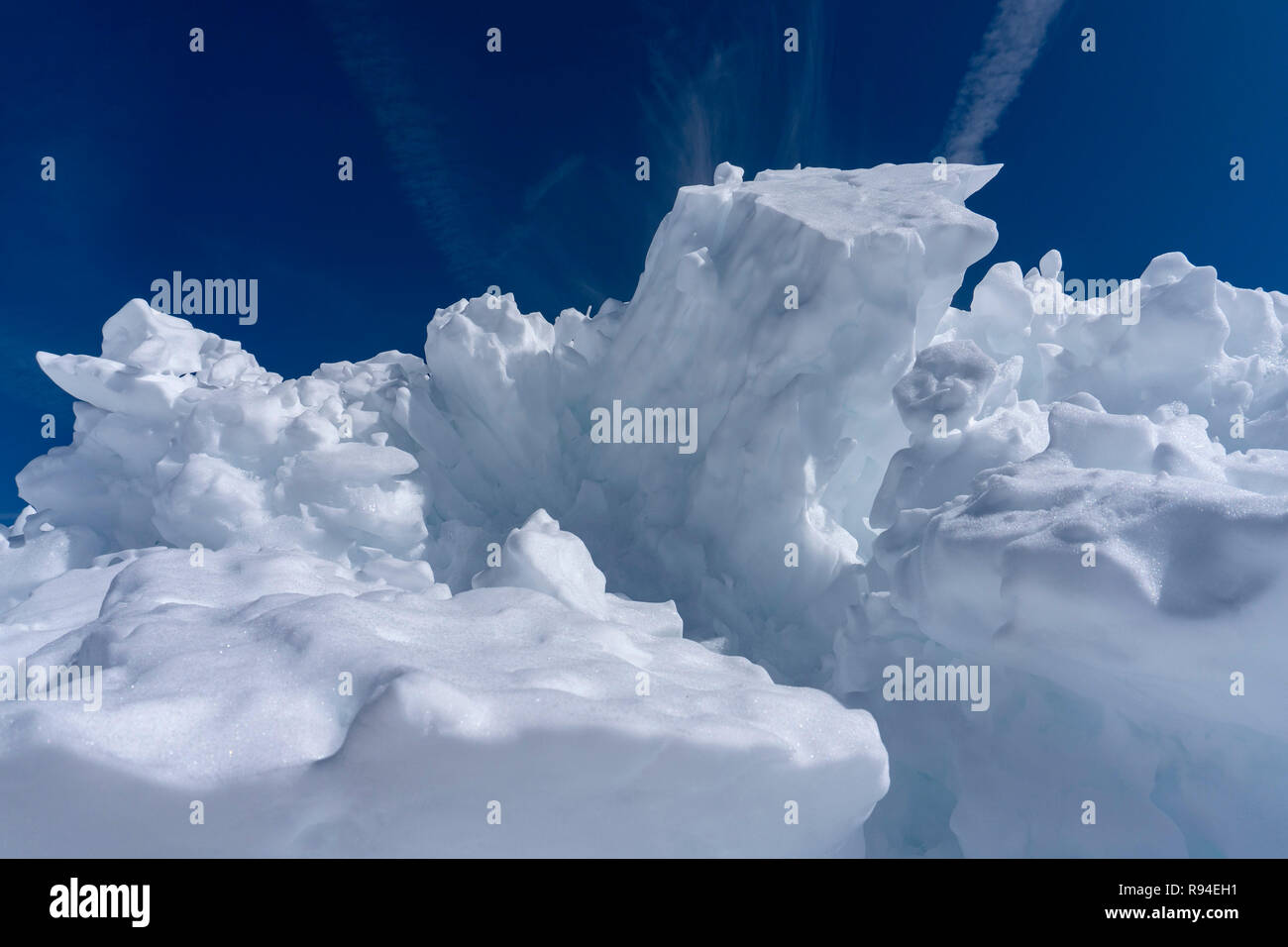 north pole fragmented polar pack snow ice Stock Photo - Alamy