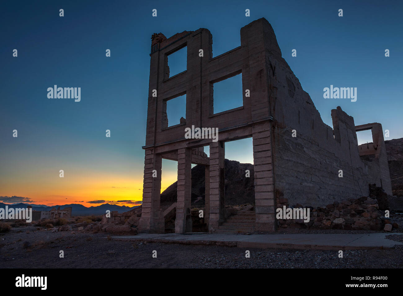 Sunset above abandoned building in Rhyolite, Nevada Stock Photo - Alamy