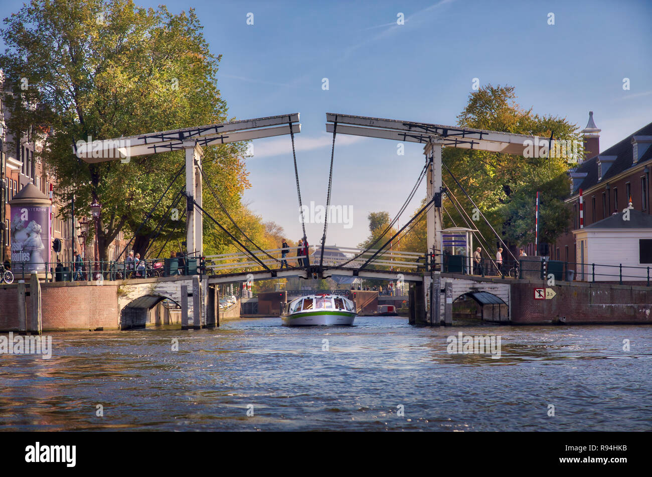 Drawbridge amsterdam hi-res stock photography and images - Alamy