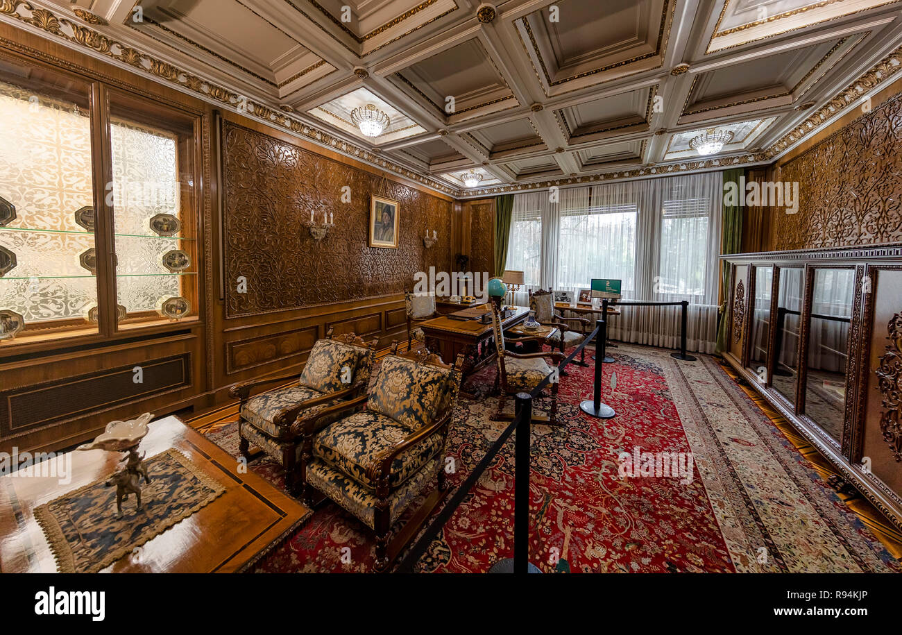 Ceausescu mansion hi-res stock photography and images - Alamy