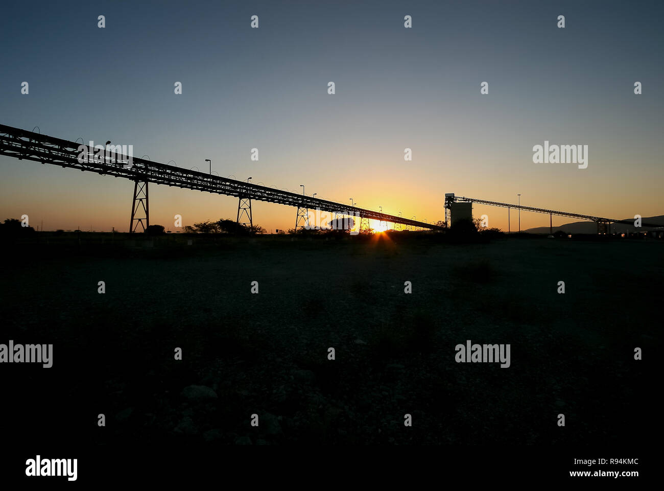 African mine silhouette hi-res stock photography and images - Alamy