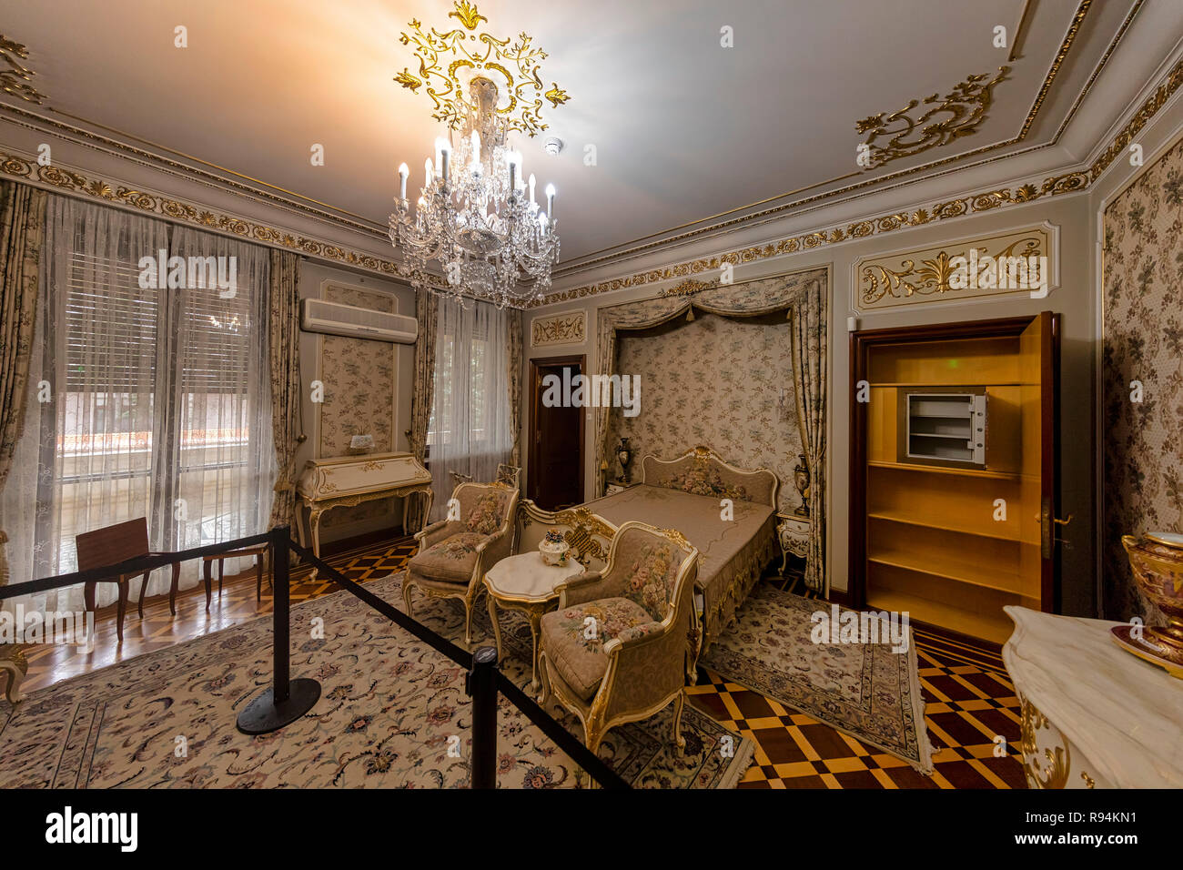 Ceausescu mansion hi-res stock photography and images - Alamy