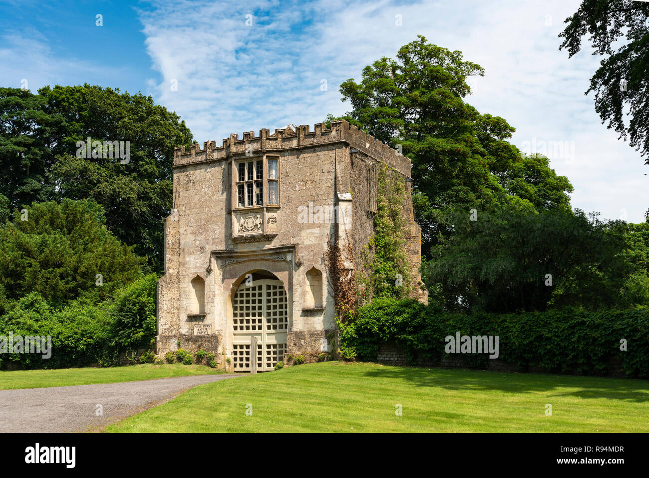 Stone gate, england hi-res stock photography and images - Alamy