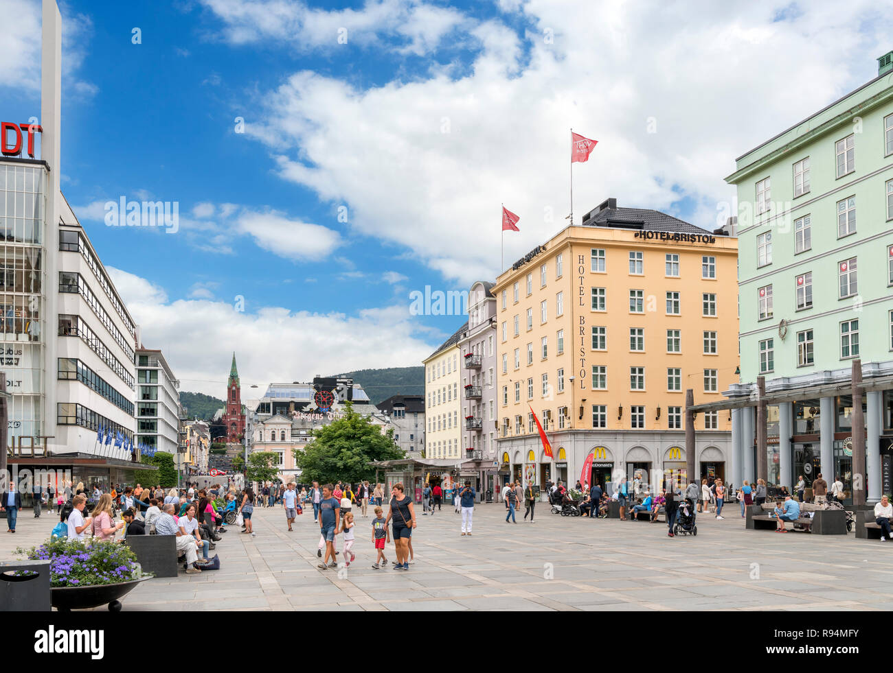 Torgallmenningen bergen city centre hi-res stock photography and images ...