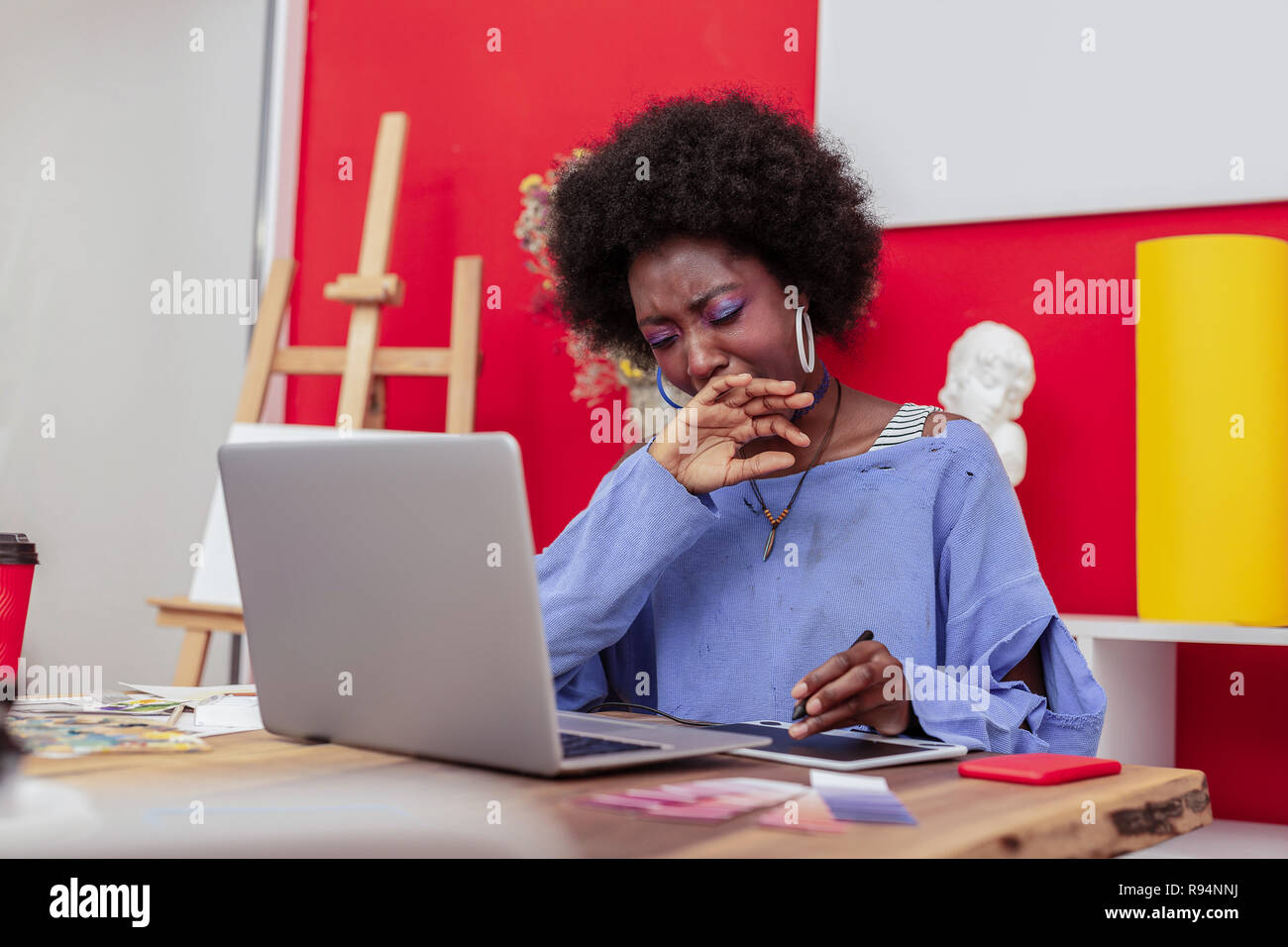 Yawning woman hi-res stock photography and images - Alamy