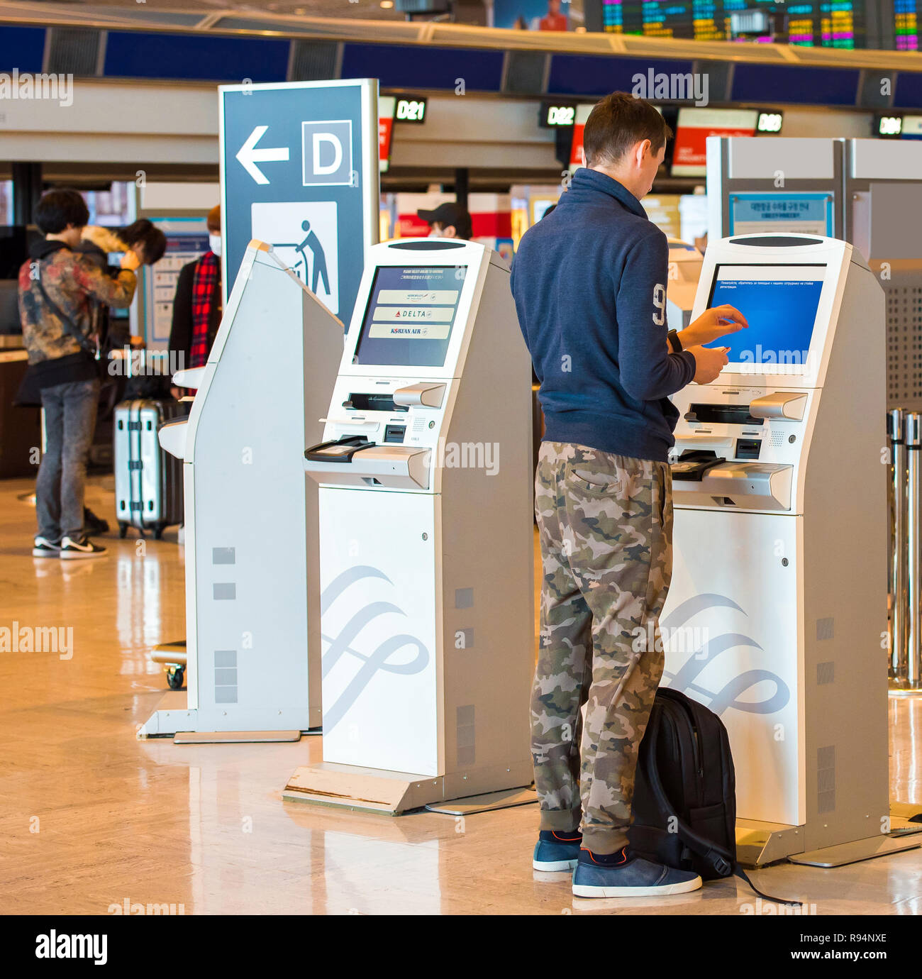 Airplane luggage rack hi-res stock photography and images - Alamy