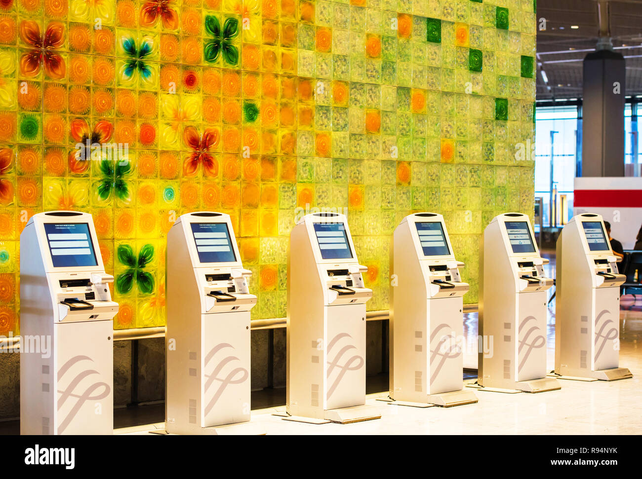 Kiosks in tokyo japan hi-res stock photography and images - Alamy