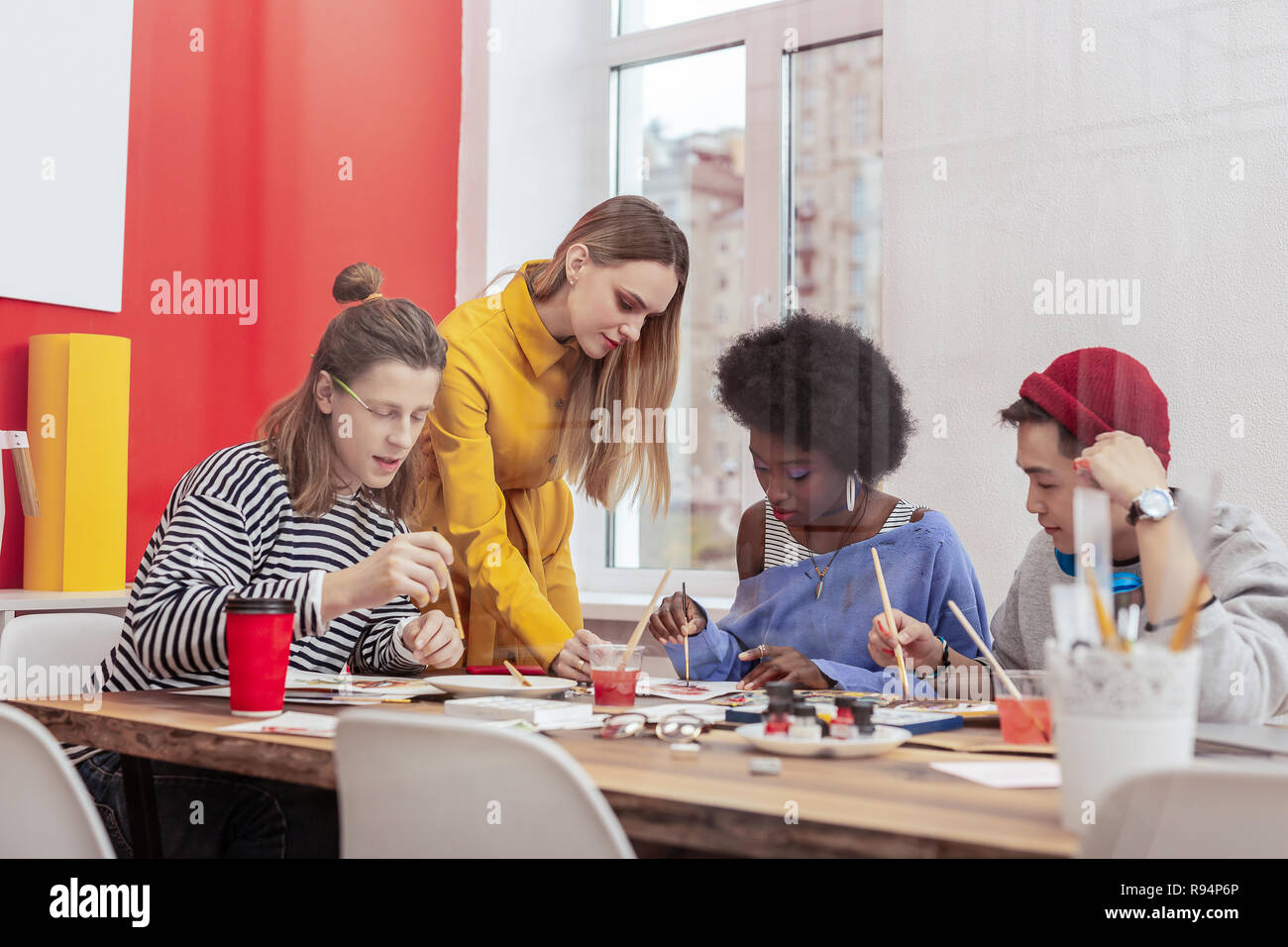 African woman working class hi-res stock photography and images - Alamy