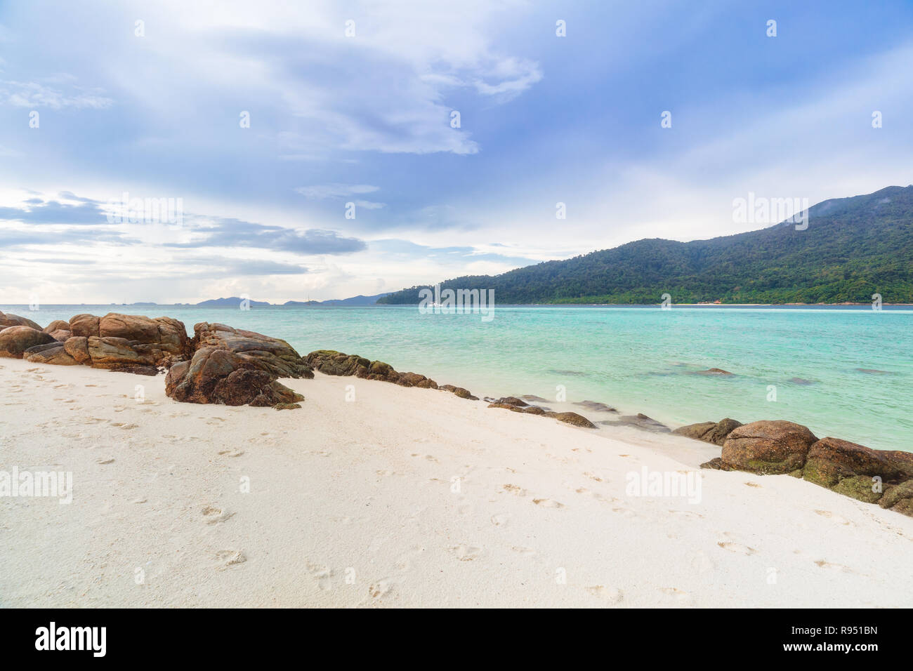 Asian tropical beach paradise in Thailand Stock Photo - Alamy