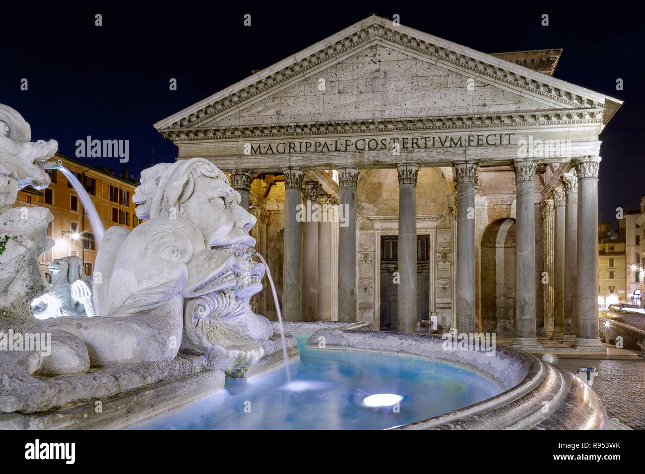 First floor of the fountain and in the background the facade of the ...