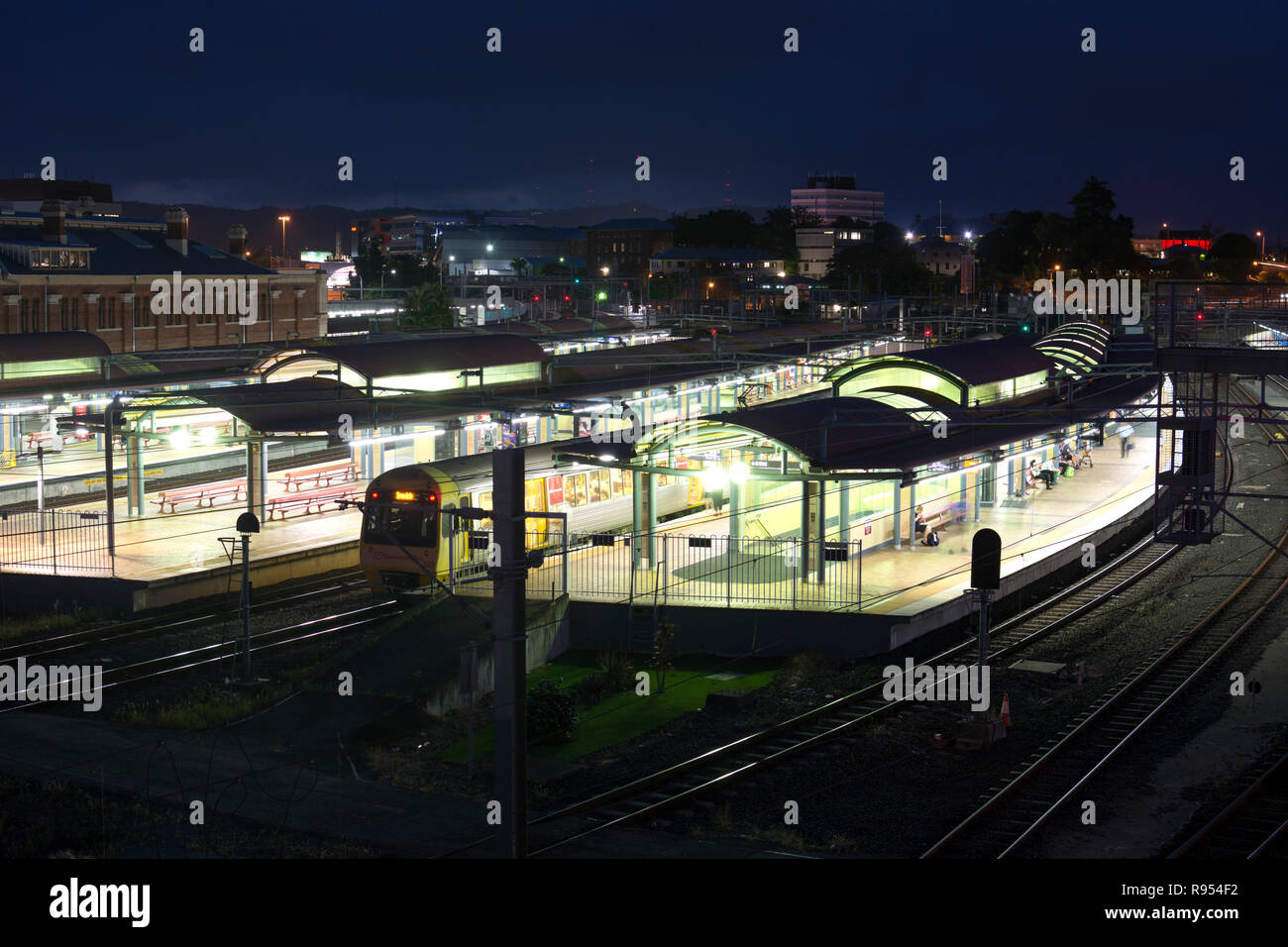 Roma street station hi-res stock photography and images - Alamy