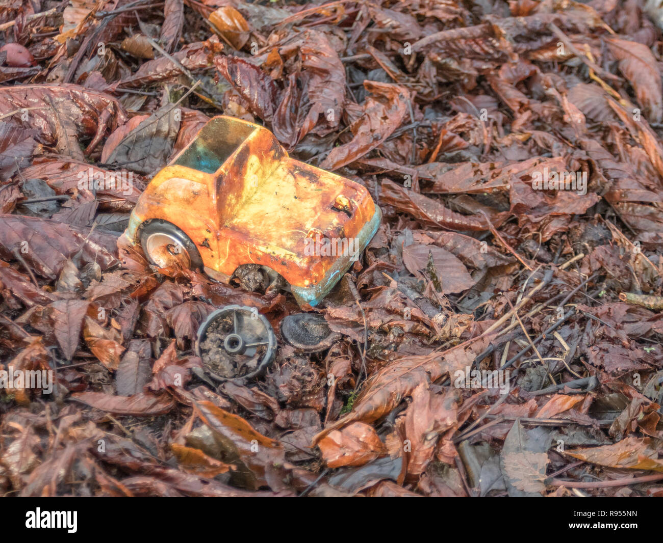 Car body repair metaphor hi-res stock photography and images - Alamy