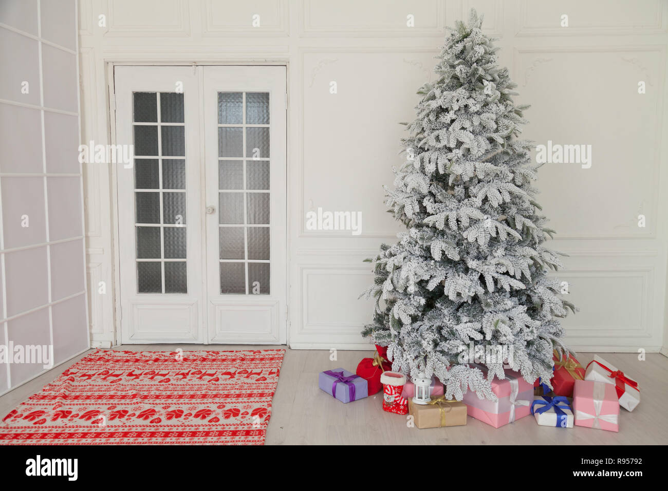 christmas interior room new year tree decoration winter holiday gifts ...