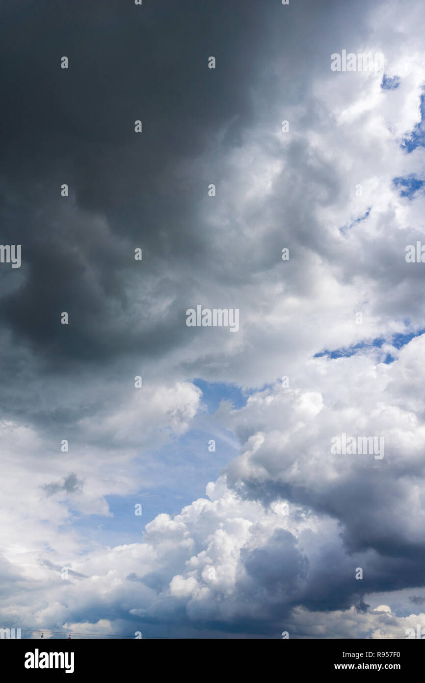 Grey storm clouds hi-res stock photography and images - Alamy