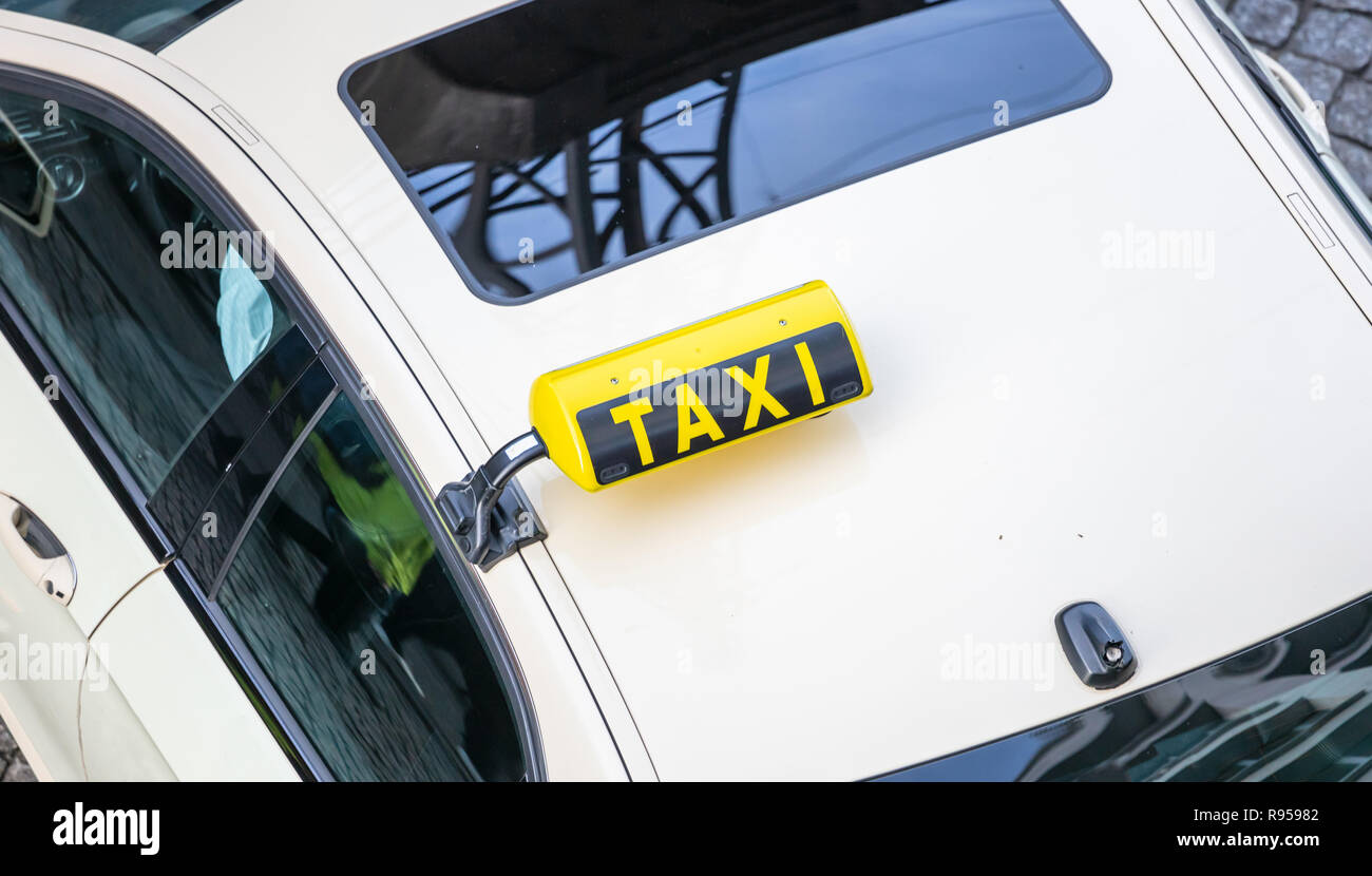 Car space hi-res stock photography and images - Alamy