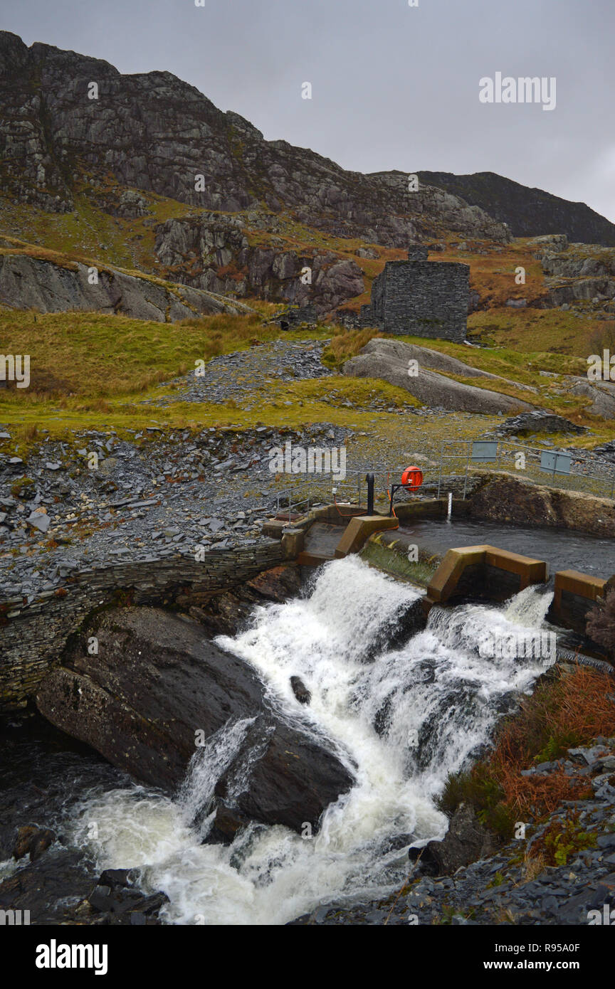 Cwmorthin slate quarry water hi-res stock photography and images - Alamy