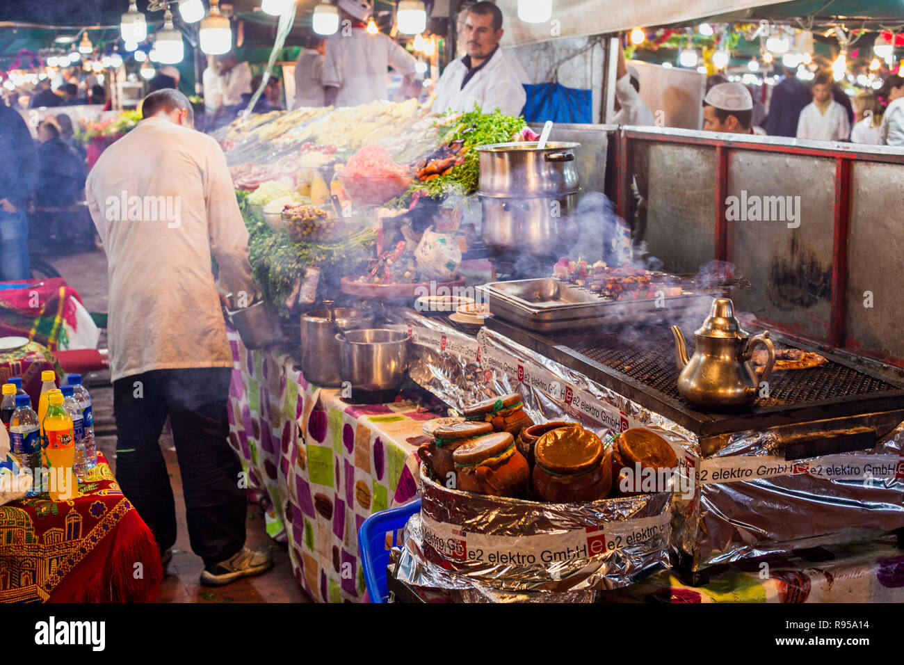 Night food market Marrakesh Medina Stock Photo - Alamy