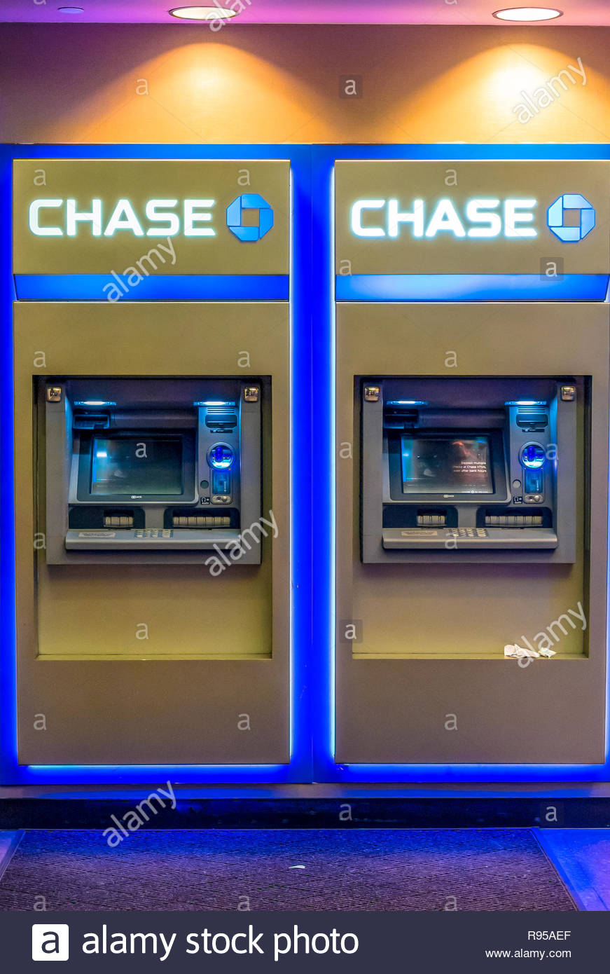 Chase Bank Sign Stock Photos & Chase Bank Sign Stock Images - Alamy