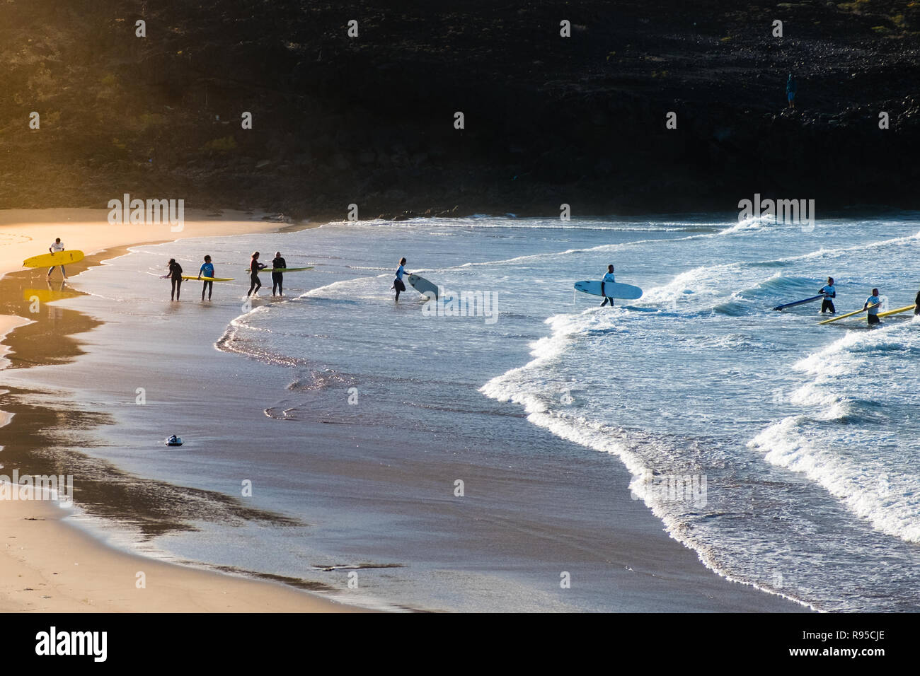 Group surfing lesson hi-res stock photography and images - Alamy