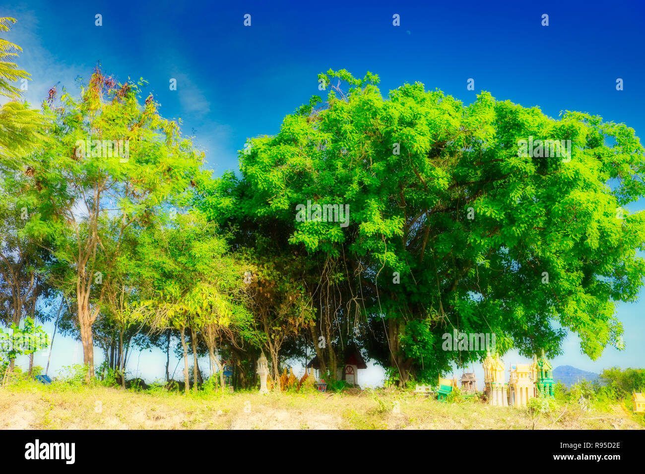 Small temples hi-res stock photography and images - Alamy