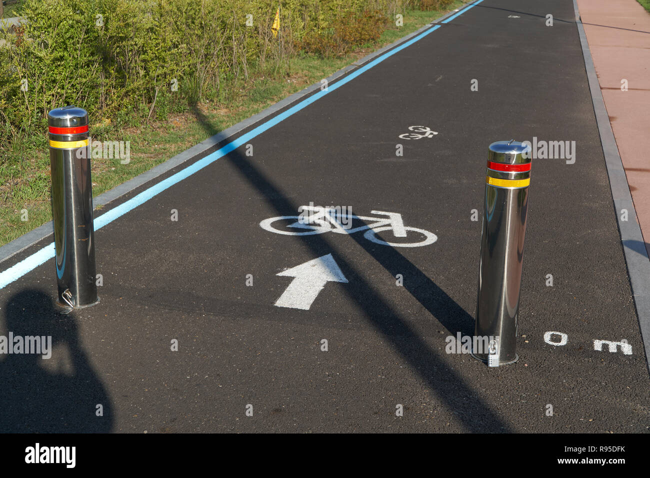 Sign bicycle only lane road hi-res stock photography and images - Alamy