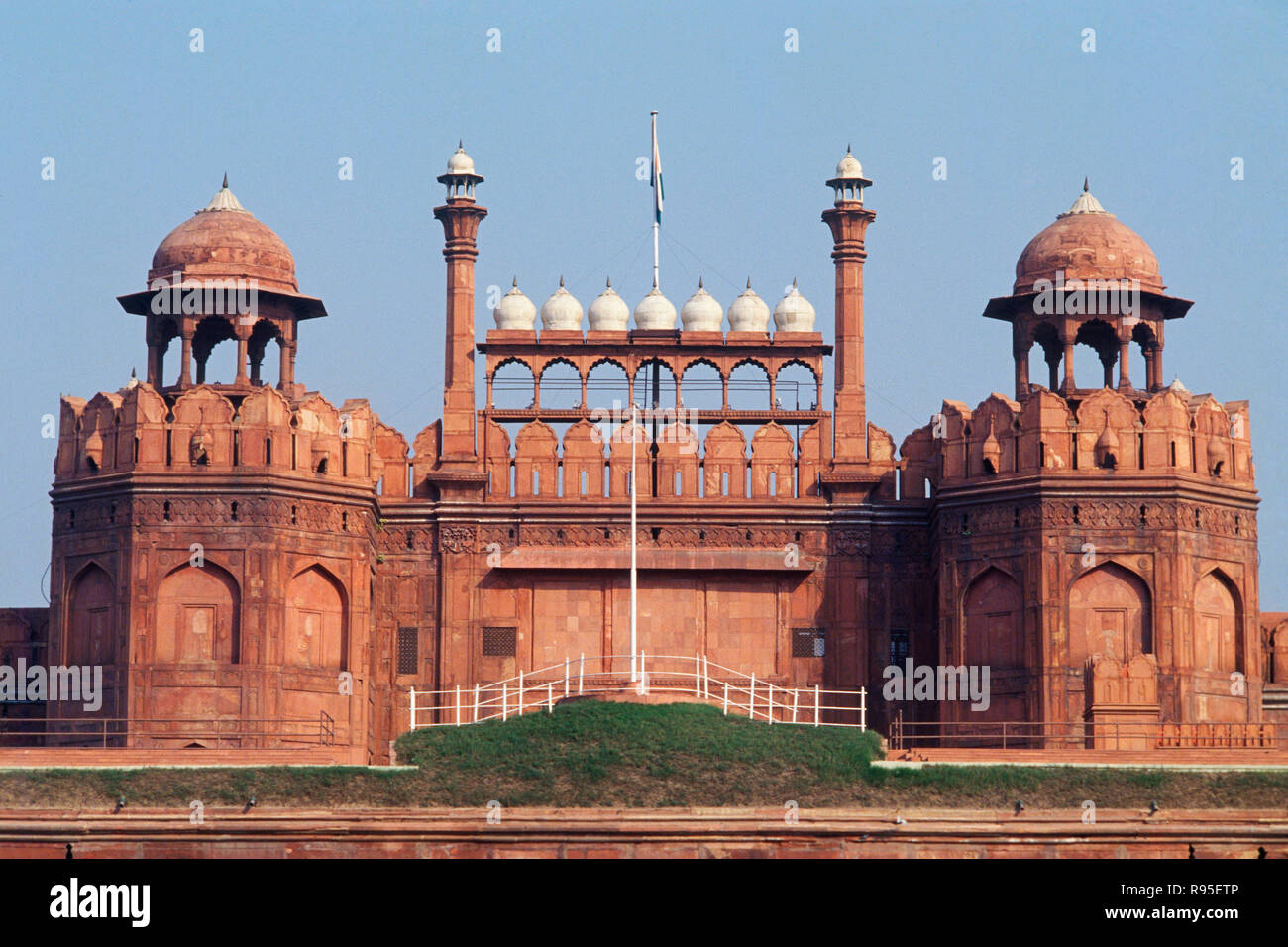 Red fort of new delhi hi-res stock photography and images - Alamy