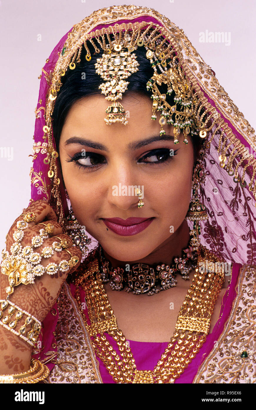 Muslim marriages hi-res stock photography and images - Alamy