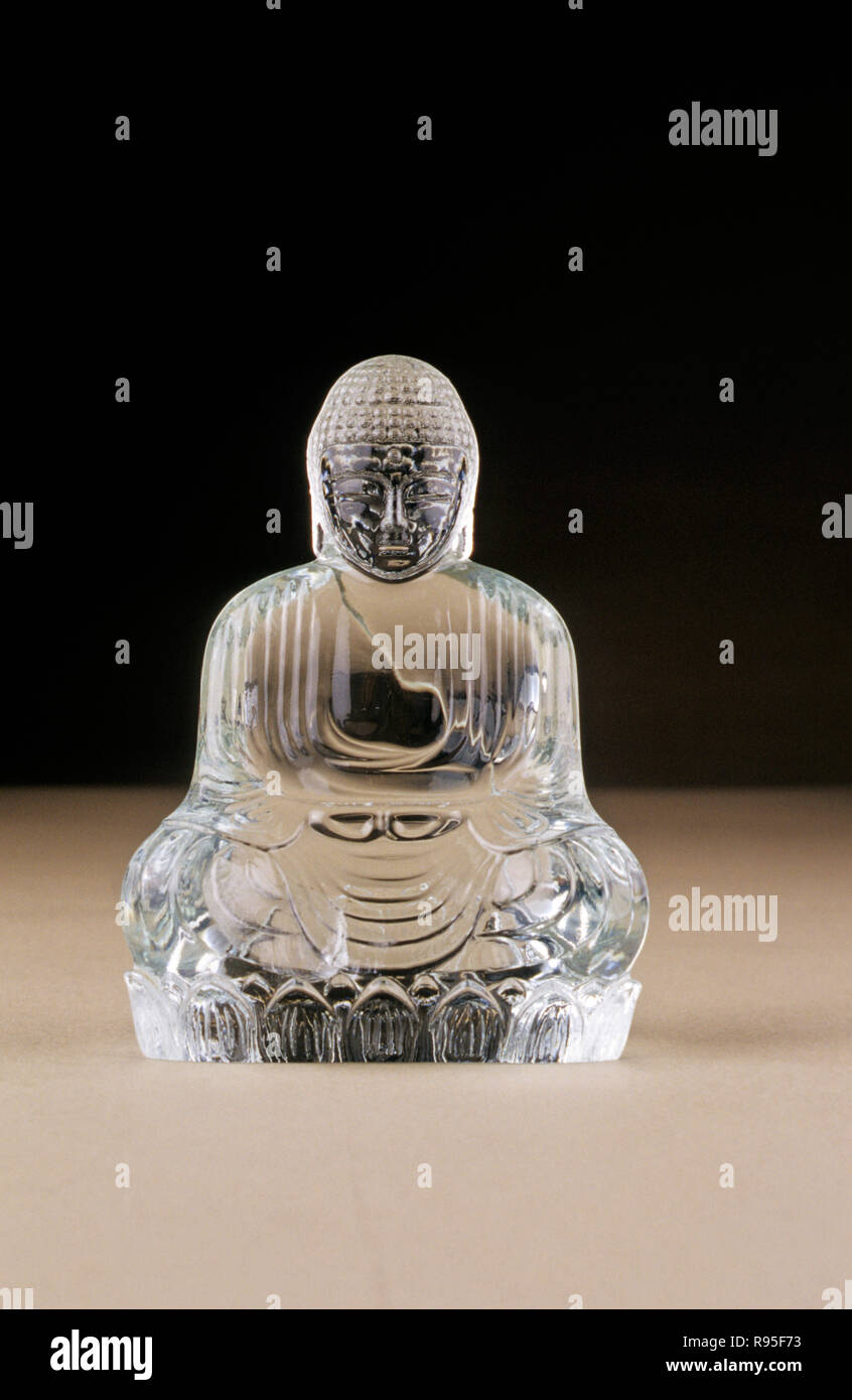 Black buddha statue hi-res stock photography and images - Alamy