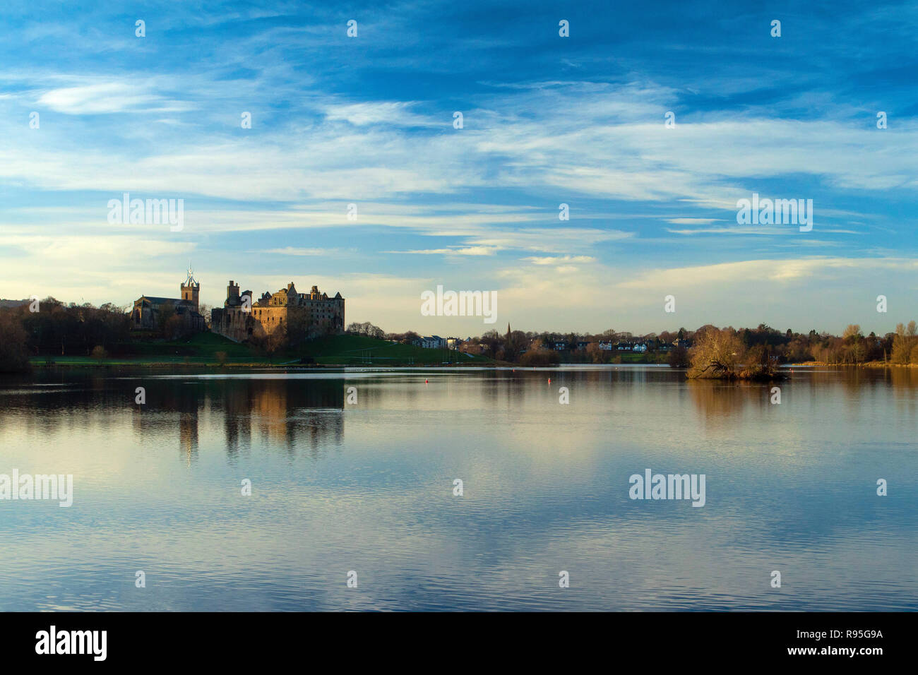 Linlithgow Palace and Linlithgow Loch, Linlithgow, West Lothian Stock ...