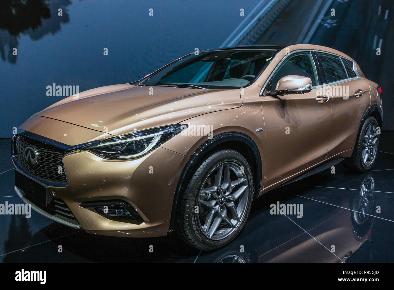 Infiniti suv hi-res stock photography and images - Alamy