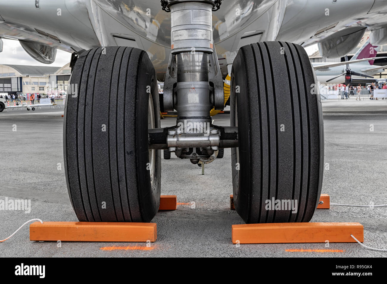 Close up of the nose landing gear on a passenger plane Stock Photo - Alamy