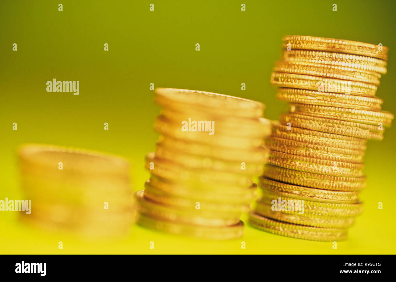 Coin coins gold golden banking hi-res stock photography and images - Alamy