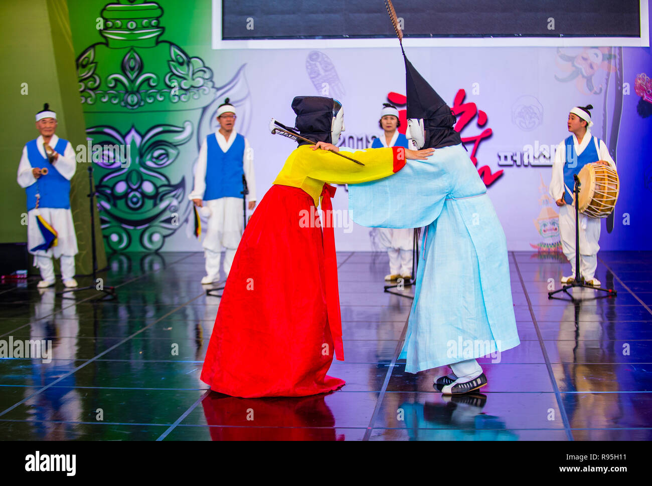 Actors performing the traditinal Korean Maskdance at Andong South Korea ...