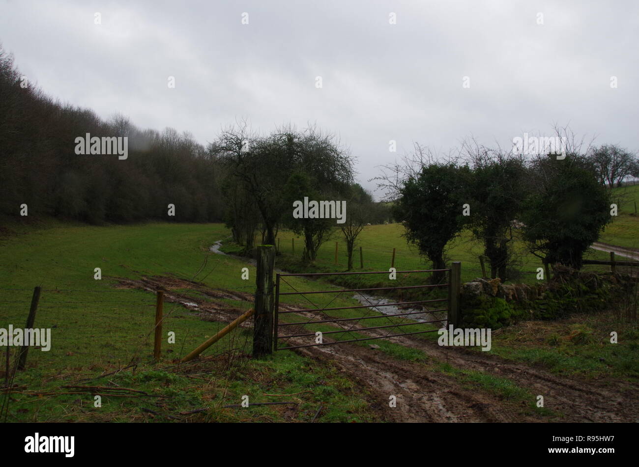 Cold Aston. The Macmillan Way. Long-distance trail. Gloucestershire ...