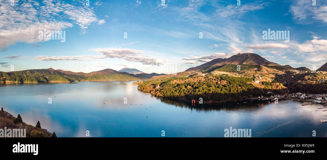Mount Fuji and Lake Ashi.The shooting location is Lake Ashi, Kanagawa ...