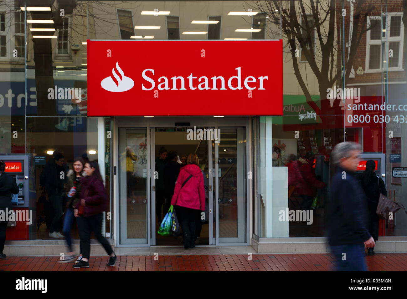 Santander shop hi-res stock photography and images - Alamy