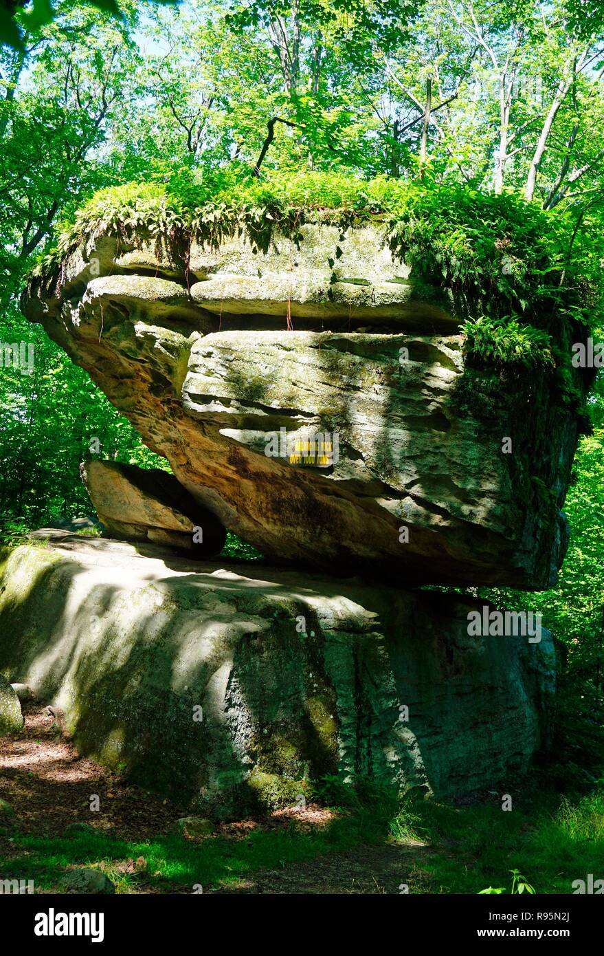Huge Balancing Boulder High Resolution Stock Photography and Images - Alamy