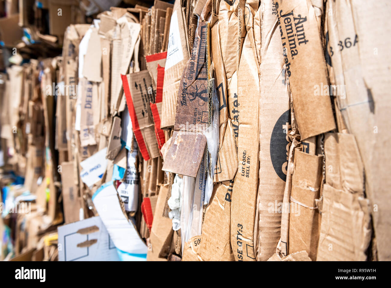 Piles of cardboard boxes hi-res stock photography and images - Alamy