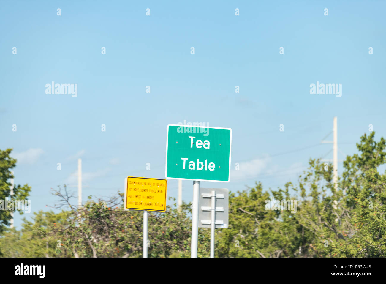 West island freeway hi-res stock photography and images - Alamy