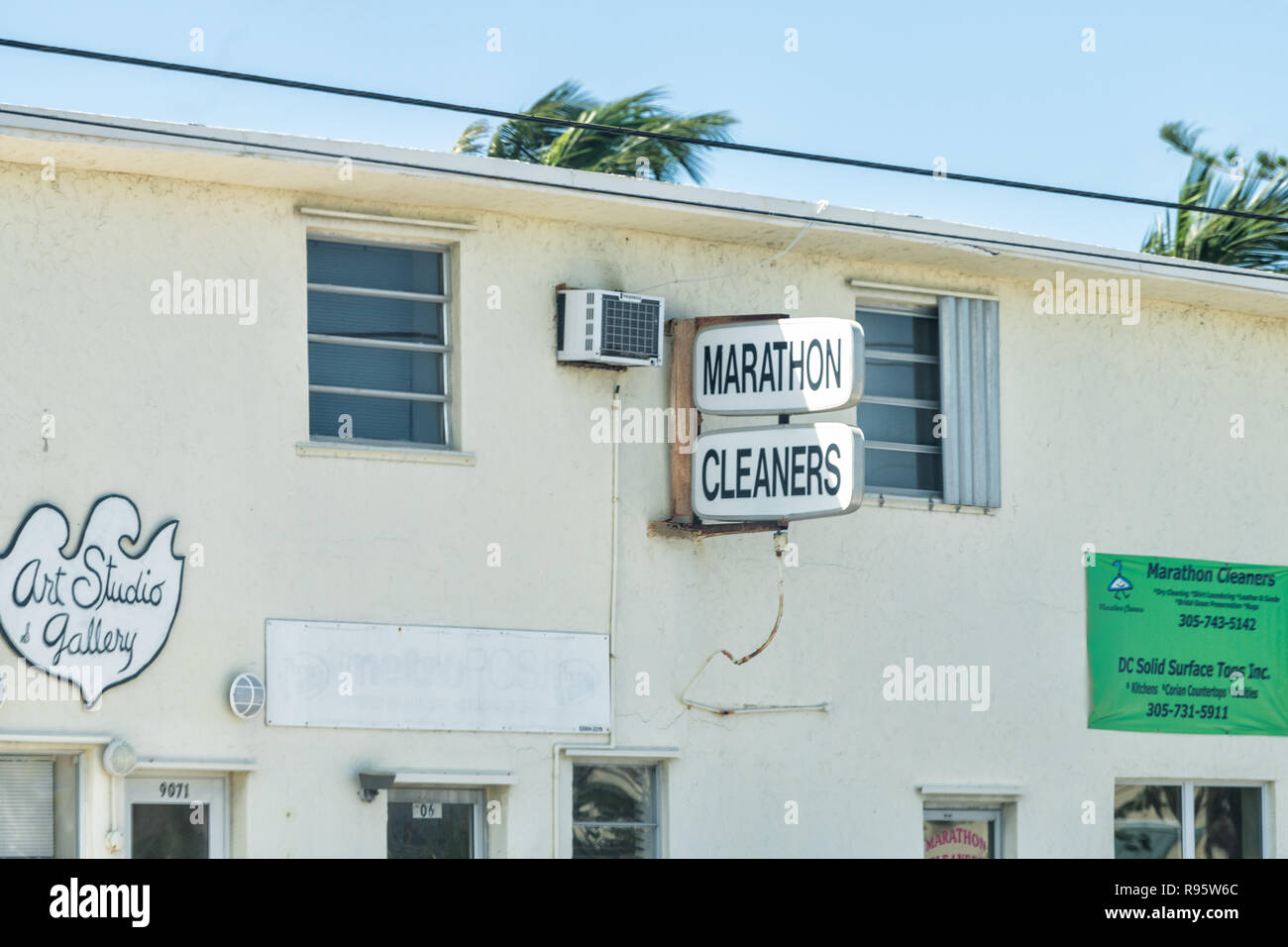 Dry cleaning sign hi-res stock photography and images - Alamy