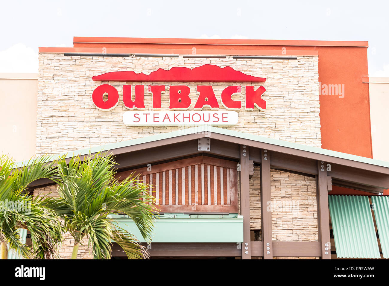 Outback steakhouse sign hi-res stock photography and images - Alamy