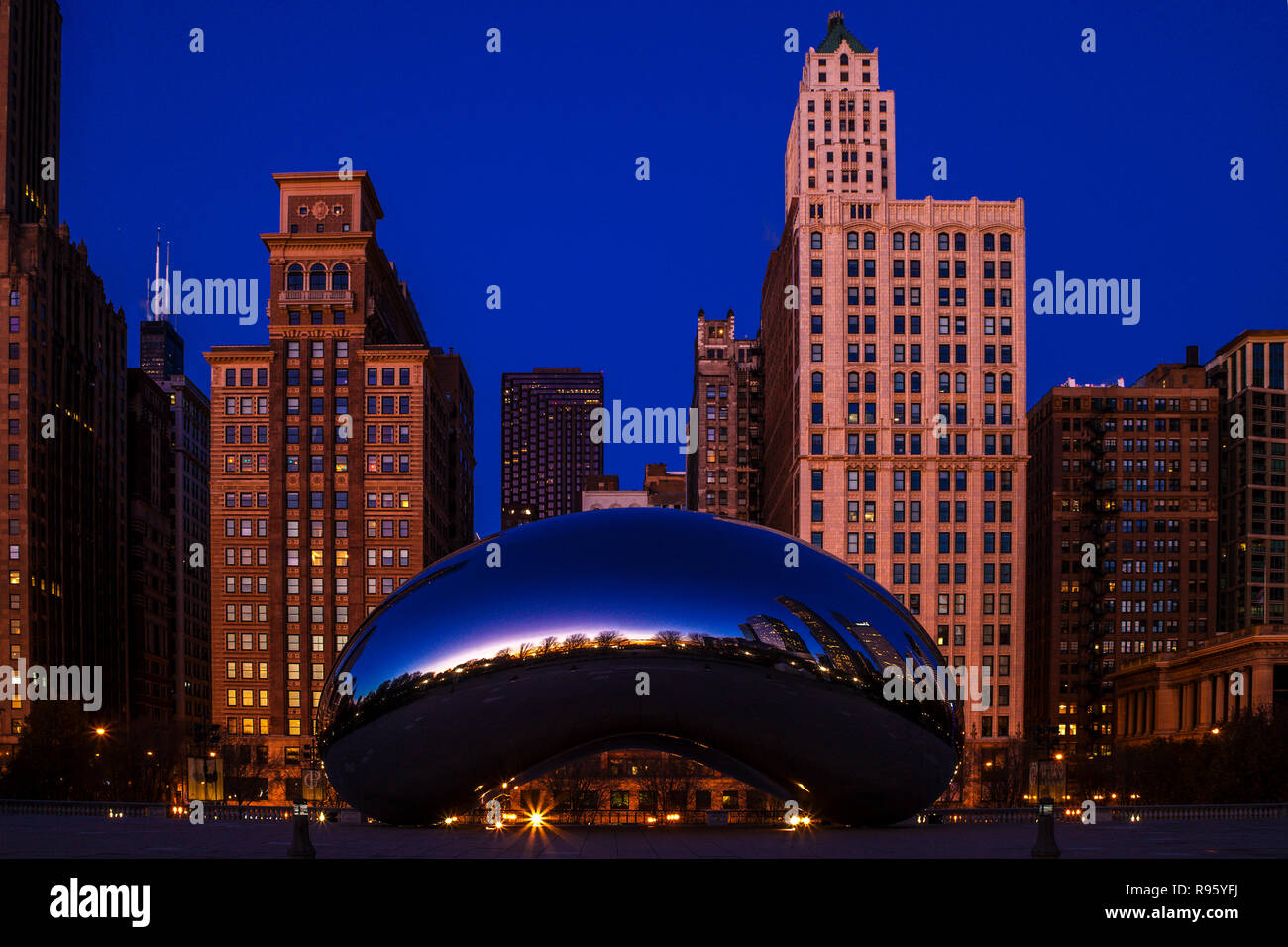 Chicagos city center hi-res stock photography and images - Alamy
